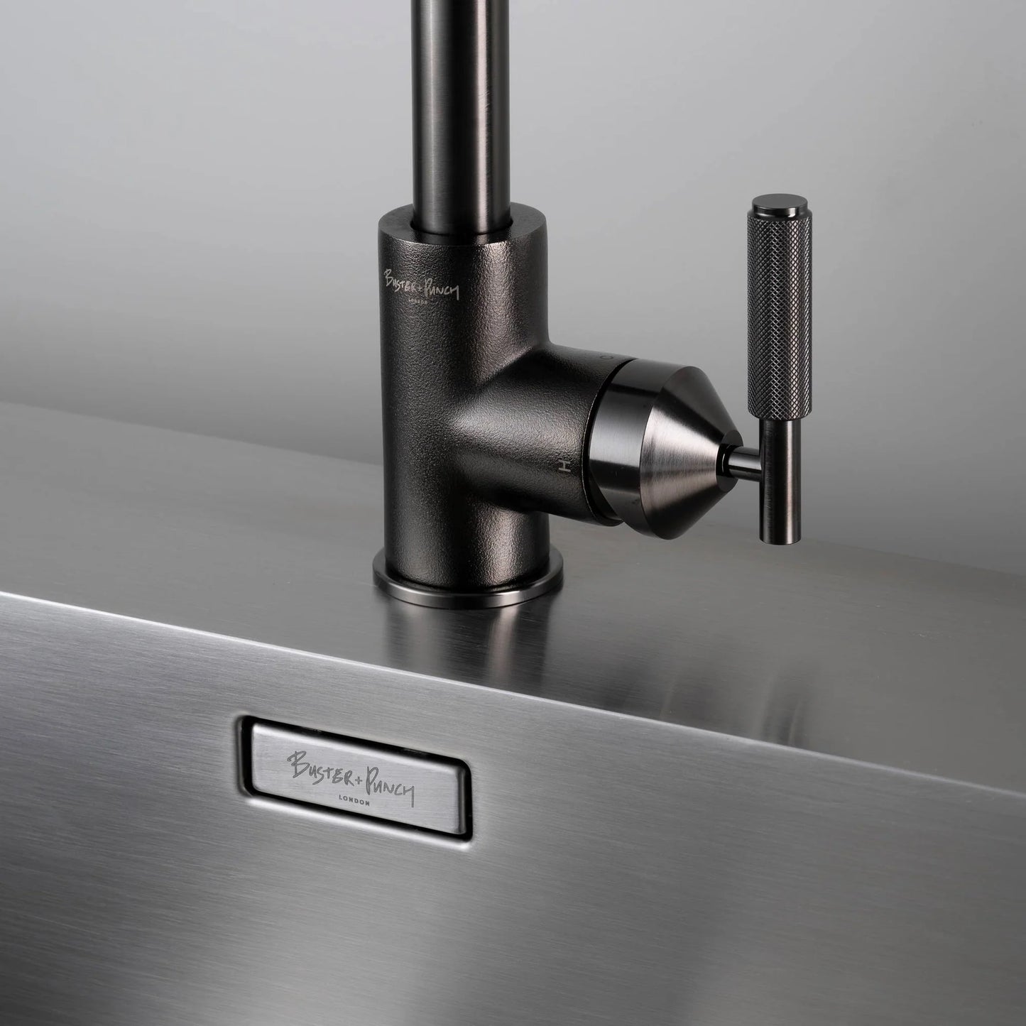 KITCHEN FAUCET PULL OUT W DUAL SPRAY CROSS (GUN METAL)- BUSTER + PUNCH ...